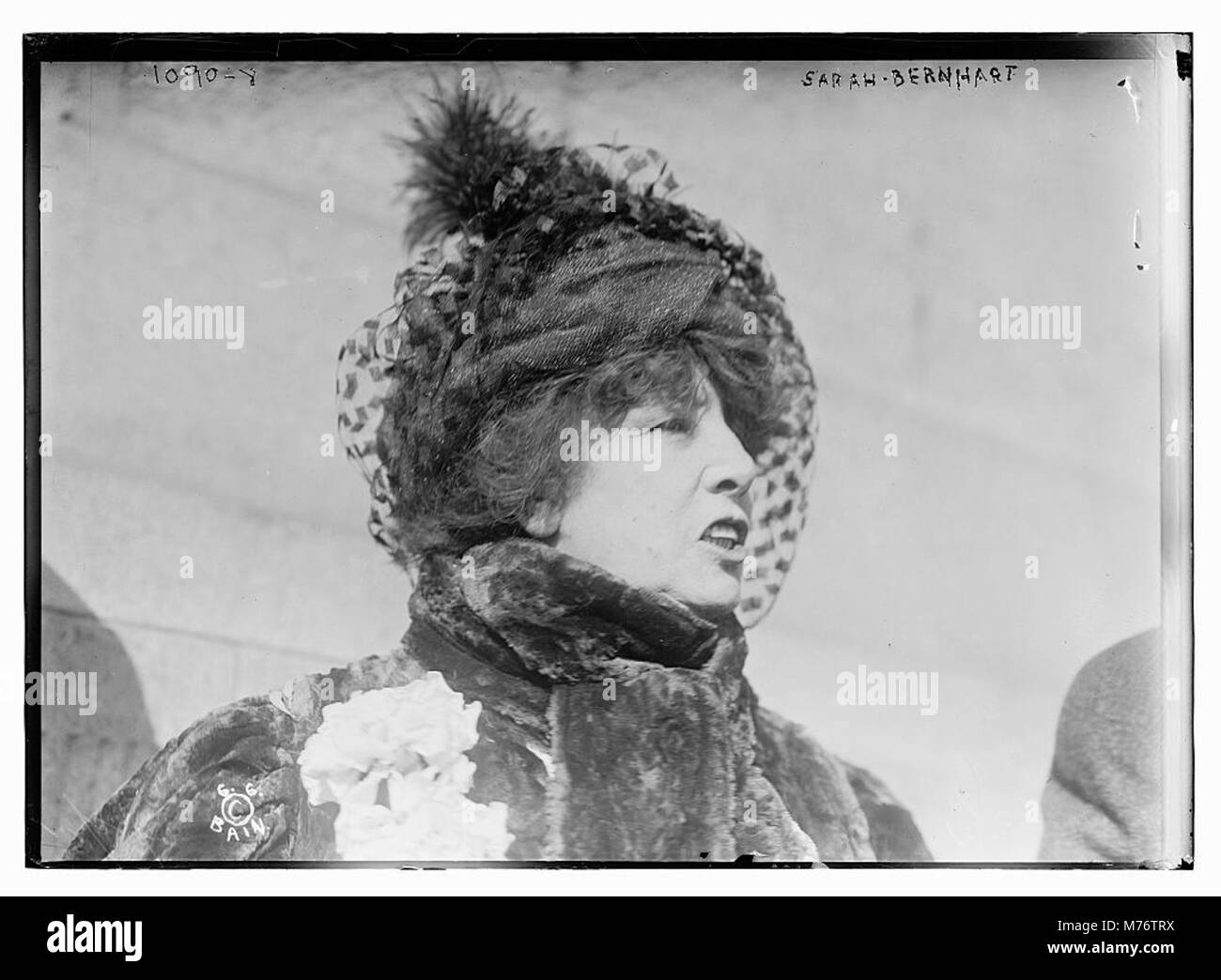 Portrait of Sarah Bernhardt, the renowned French actress, known for her ...