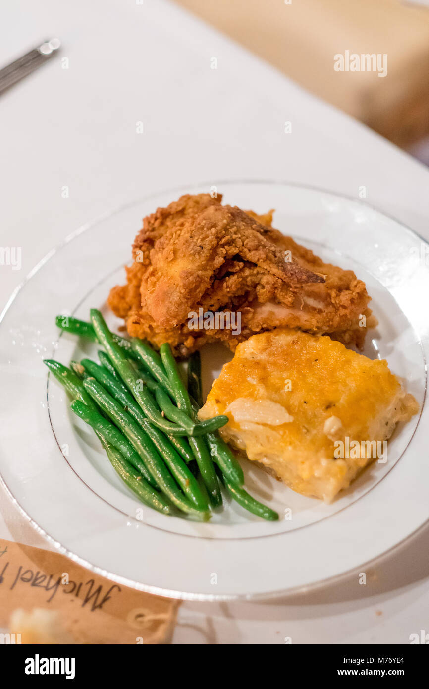Chicken wedding hi-res stock photography and images - Alamy