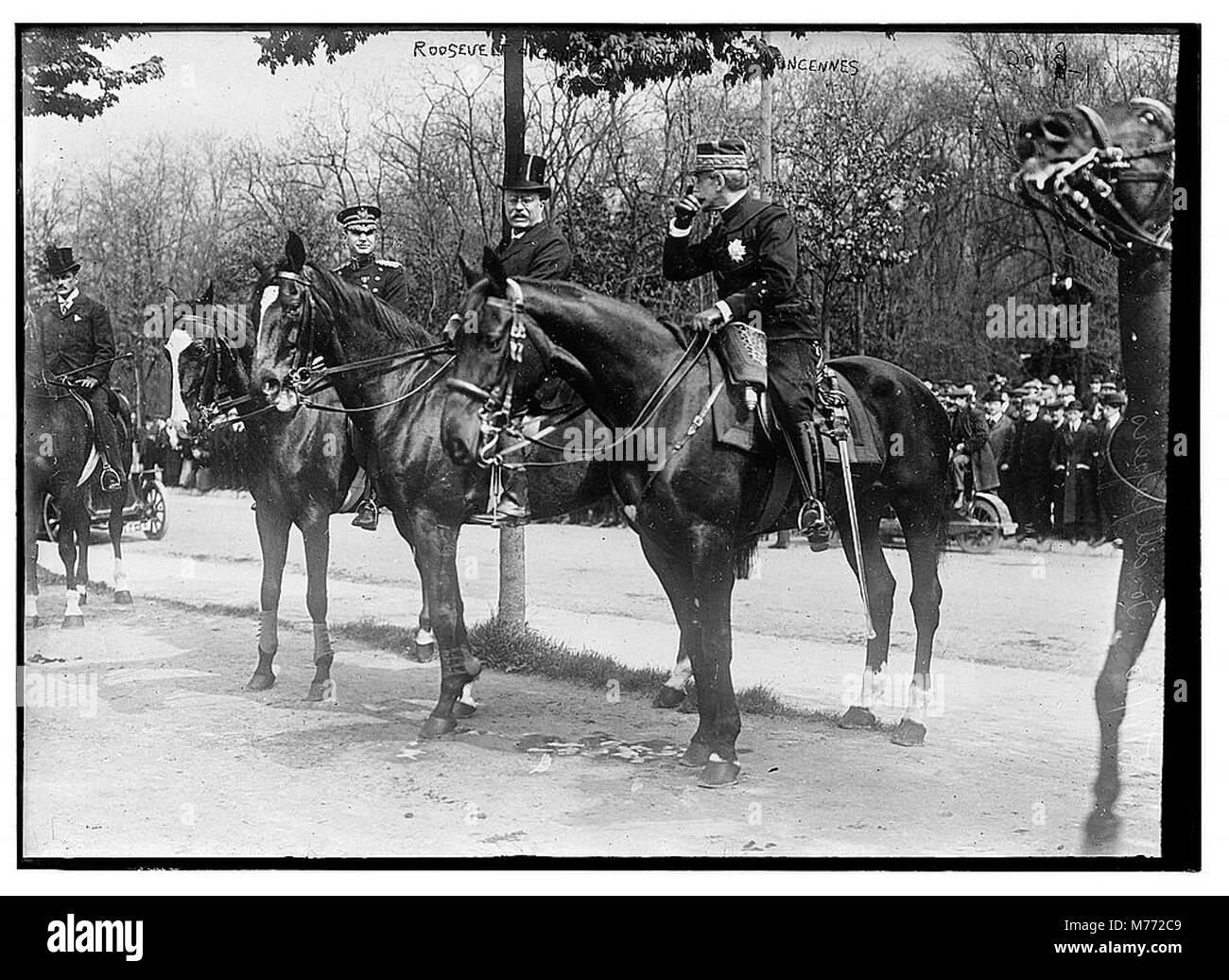T.R. (Theodore Roosevelt) & Gen. Dalstein at Vincennes LCCN2014688036 ...