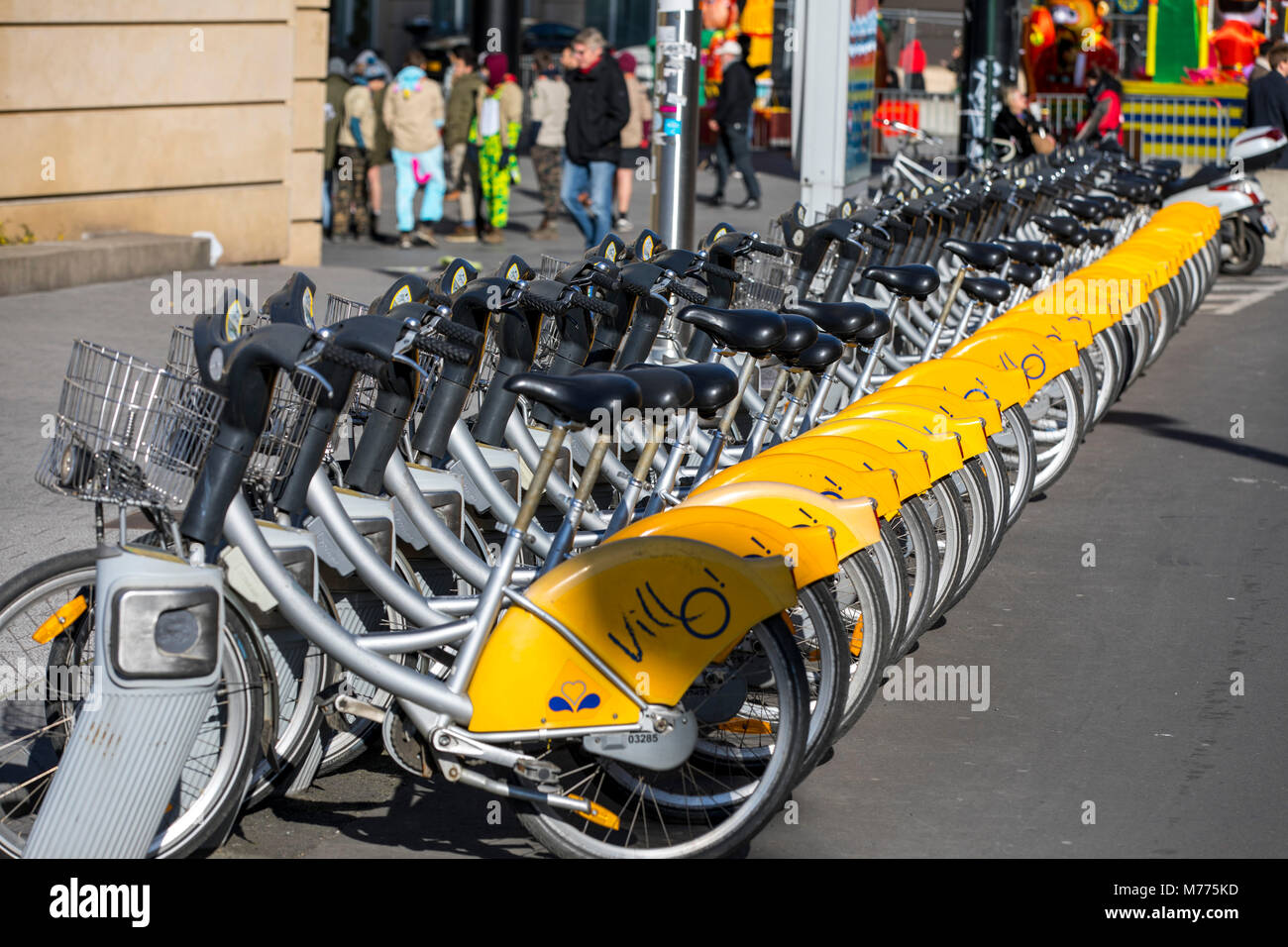 Villo rental bicycles brussels brussels hi-res stock photography and ...