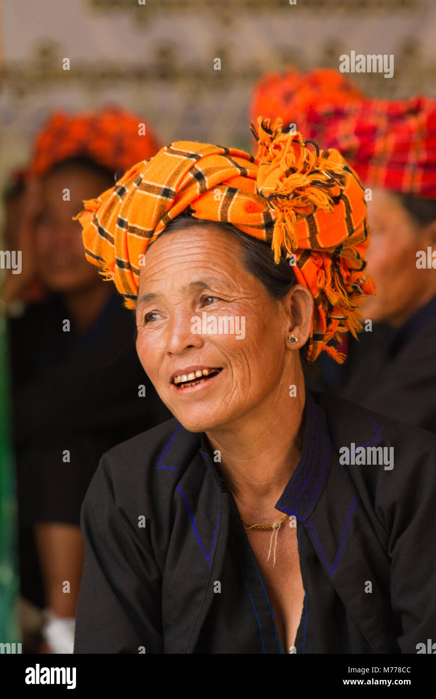 Pao tribe woman of Shan State, eastern Myanmar, the Shewedagon Temple ...