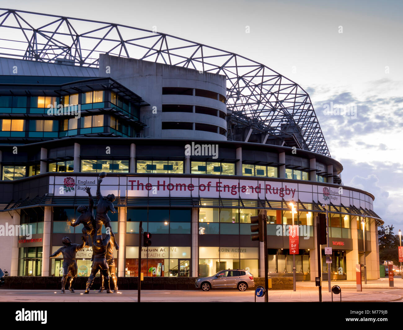 Twickenham stadium exterior hi-res stock photography and images - Alamy