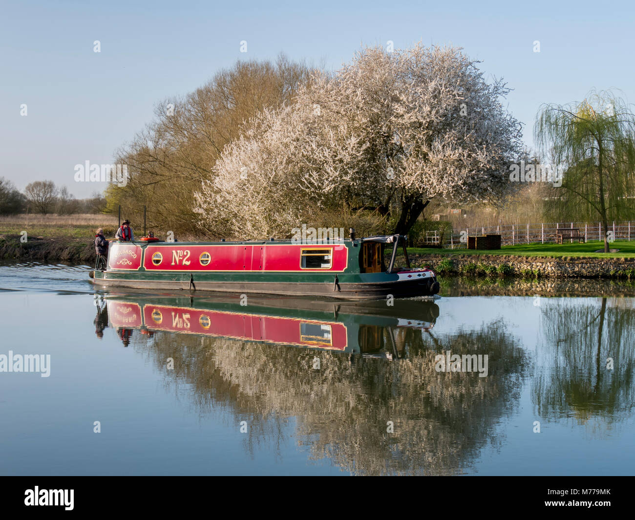 Red narrow boat hi-res stock photography and images - Alamy