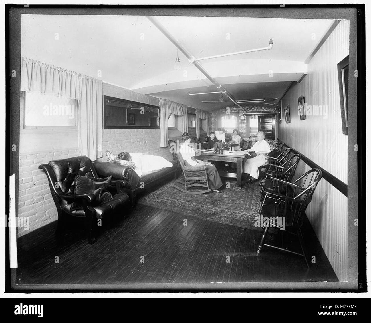 Worker agency Black and White Stock Photos & Images - Alamy