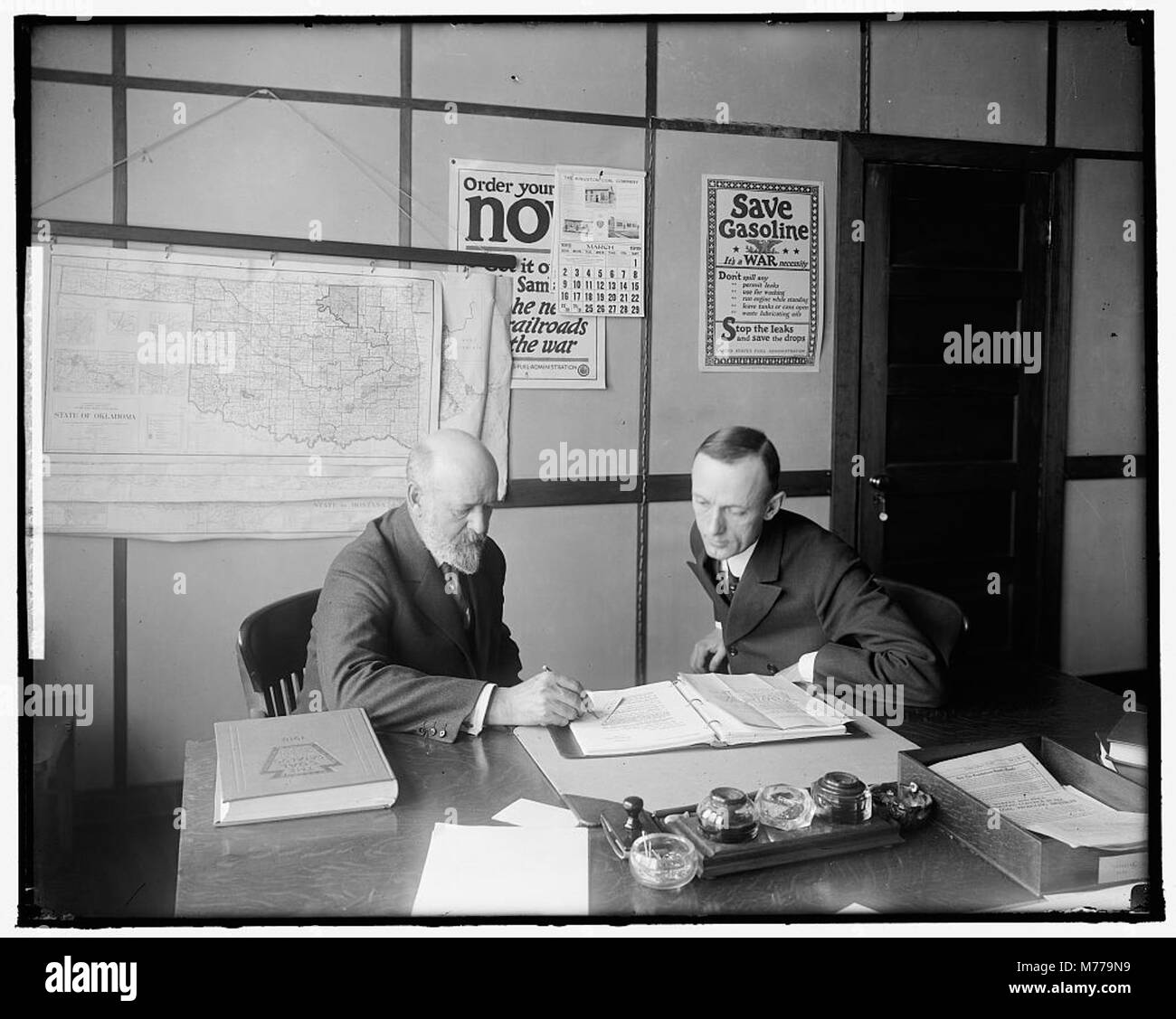 World war i america energy Black and White Stock Photos & Images - Alamy