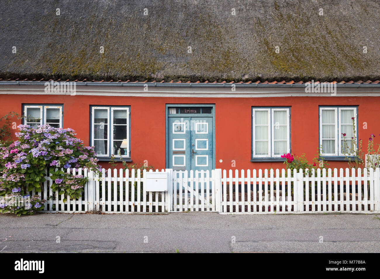 Danish cottage hi-res stock photography and images - Alamy
