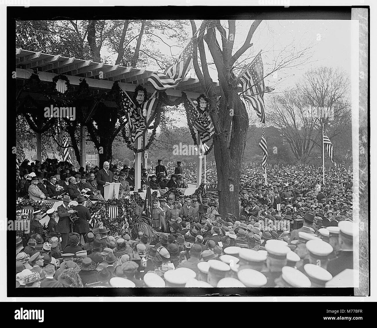 A photograph documenting the unveiling of the Grant Memorial on April ...