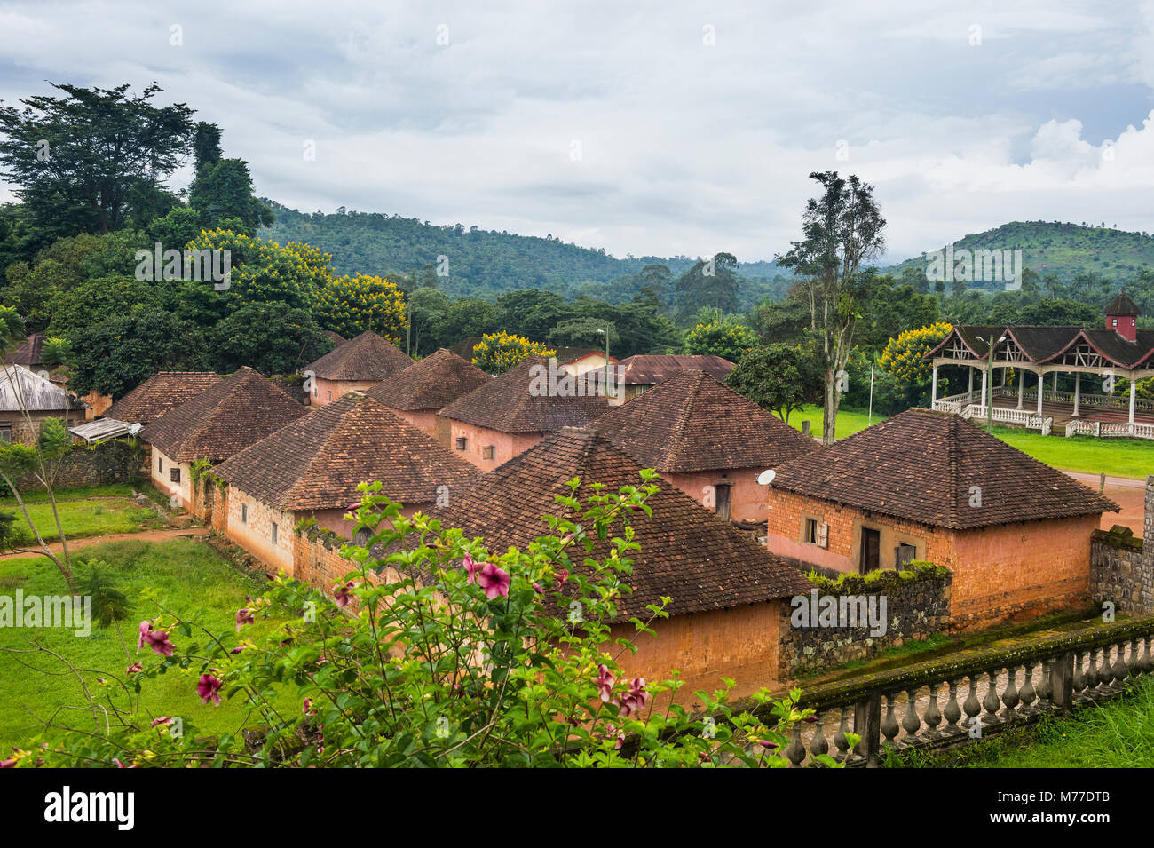 Africa bafut cameroon fons palace hi-res stock photography and images ...