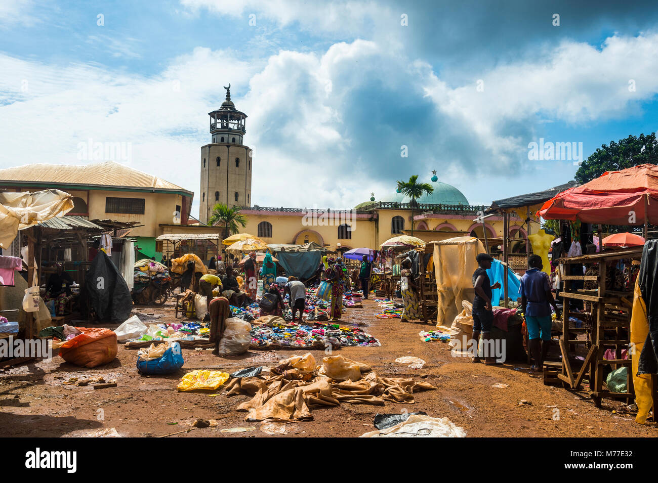 Cameroon street scene hi-res stock photography and images - Alamy