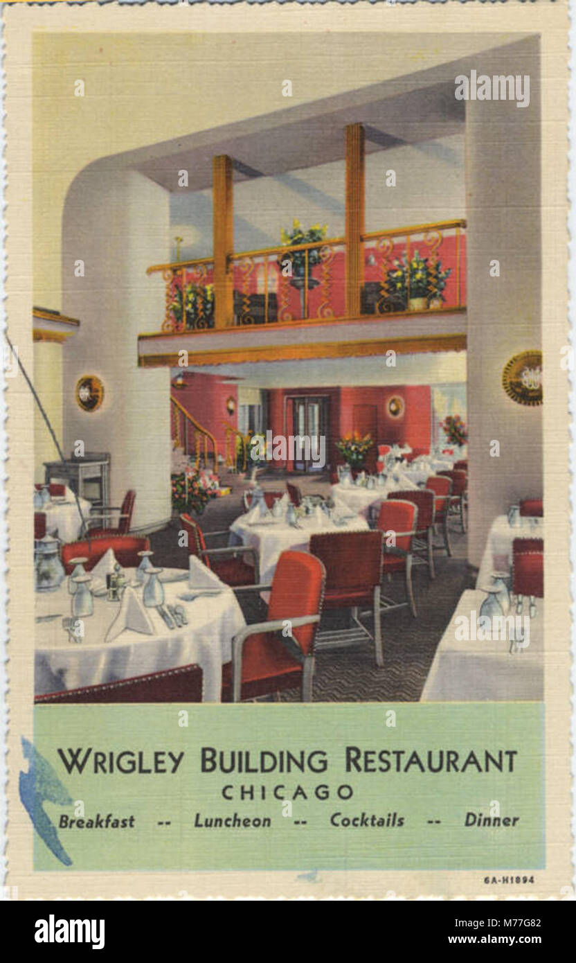 Wrigley building 1900s hi-res stock photography and images - Alamy