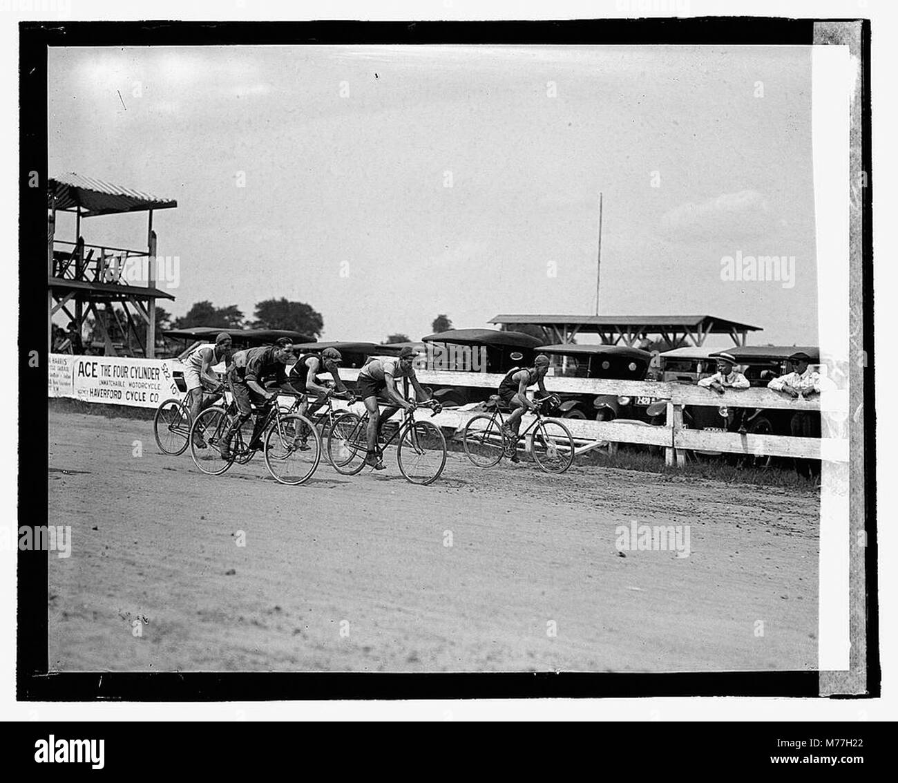 Cycling cyclists racing speed Black and White Stock Photos & Images - Alamy