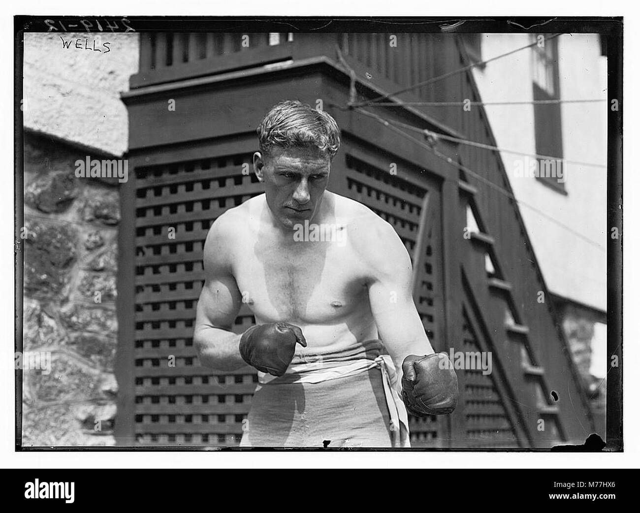 English champion boxer hi-res stock photography and images - Alamy