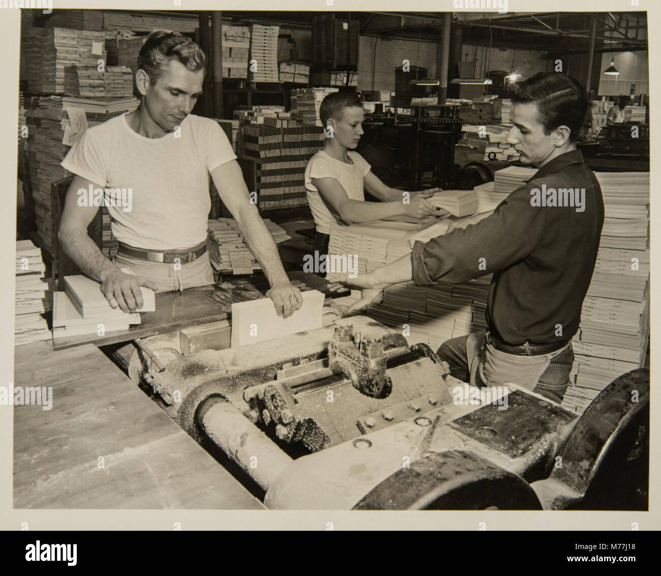 Book manufacturing hi-res stock photography and images - Alamy