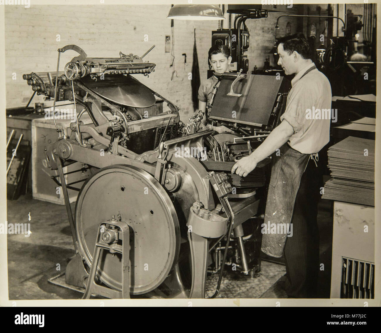 Book manufacturing hi res stock photography and images Alamy