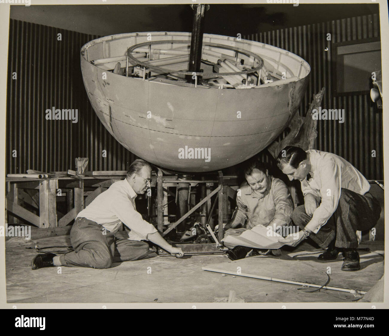 Cartographic Publishing - Custom Made Globes (NBY 5792 Stock Photo - Alamy