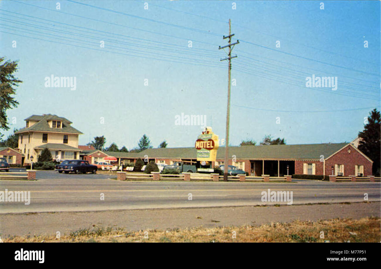 Photograph of the A. Lincoln Tourist Court, owned by Mr. and Mrs. W.D ...