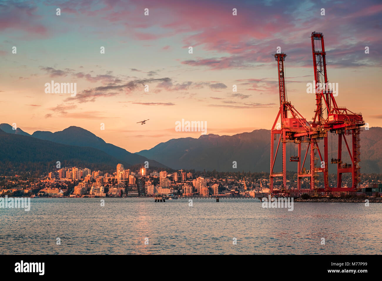 Elevated view vancouver skyline hi-res stock photography and images - Alamy