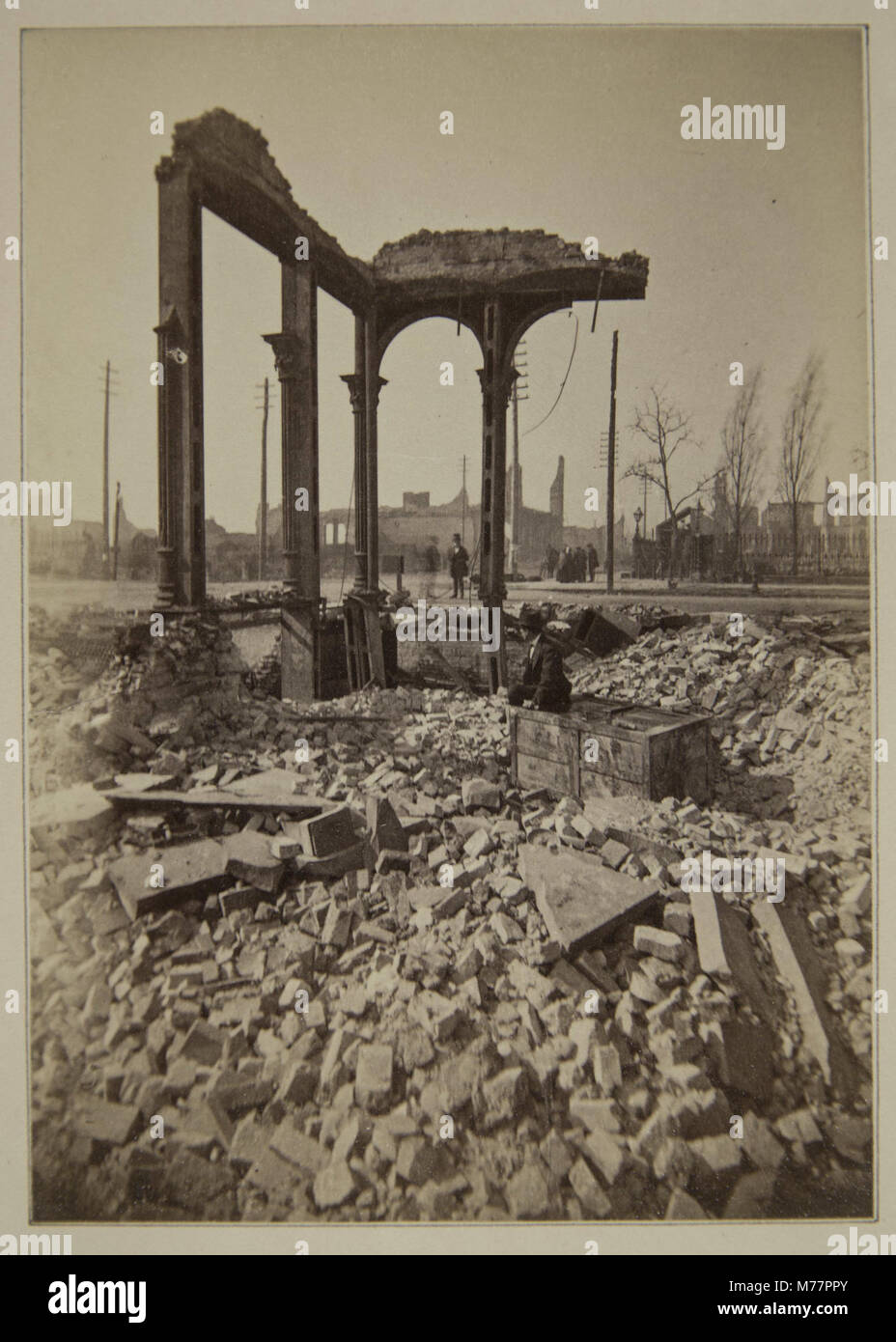 The aftermath of the Great Chicago Fire of 1871, showing the Fifth ...