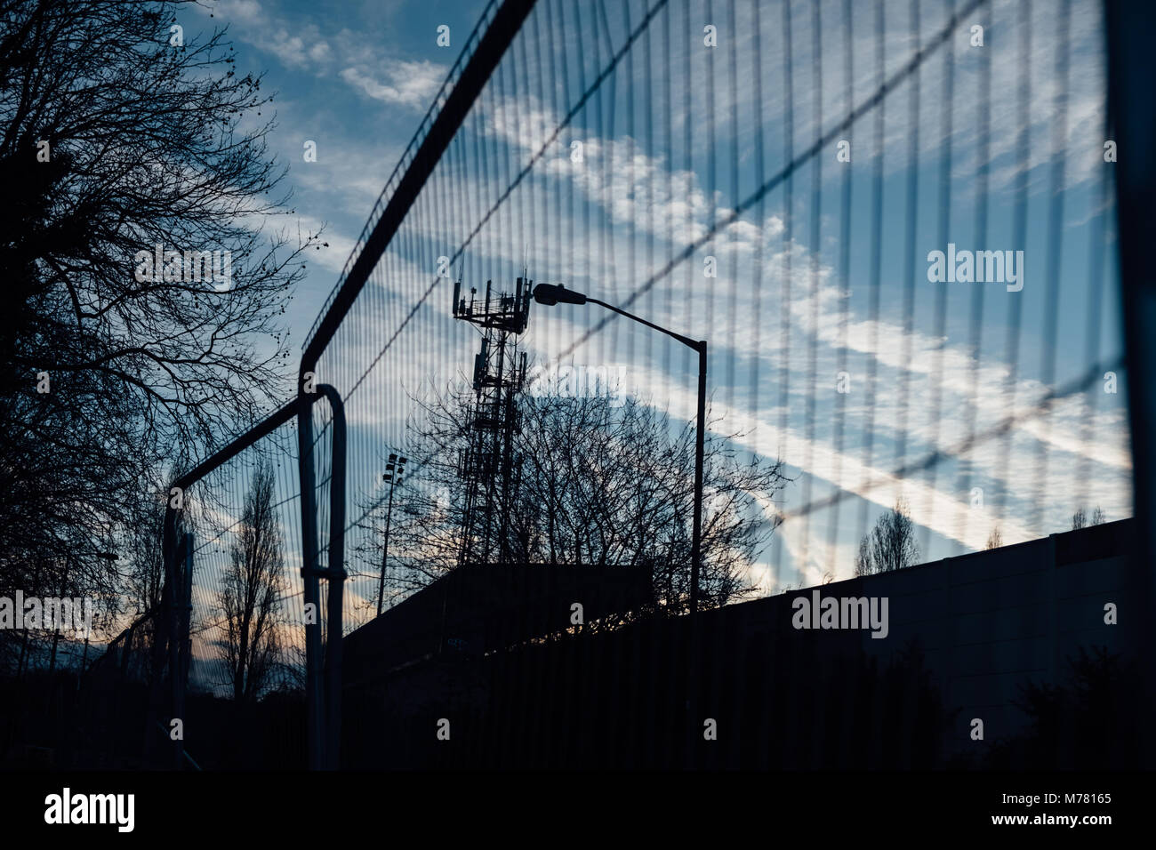 Perimeter fence football hi-res stock photography and images - Alamy
