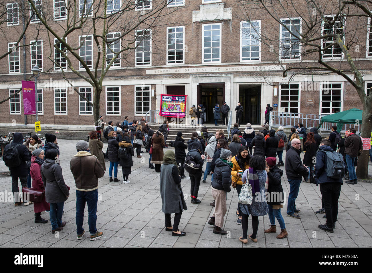 London, UK. 8th March, 2018. Students and striking UCU members listen ...