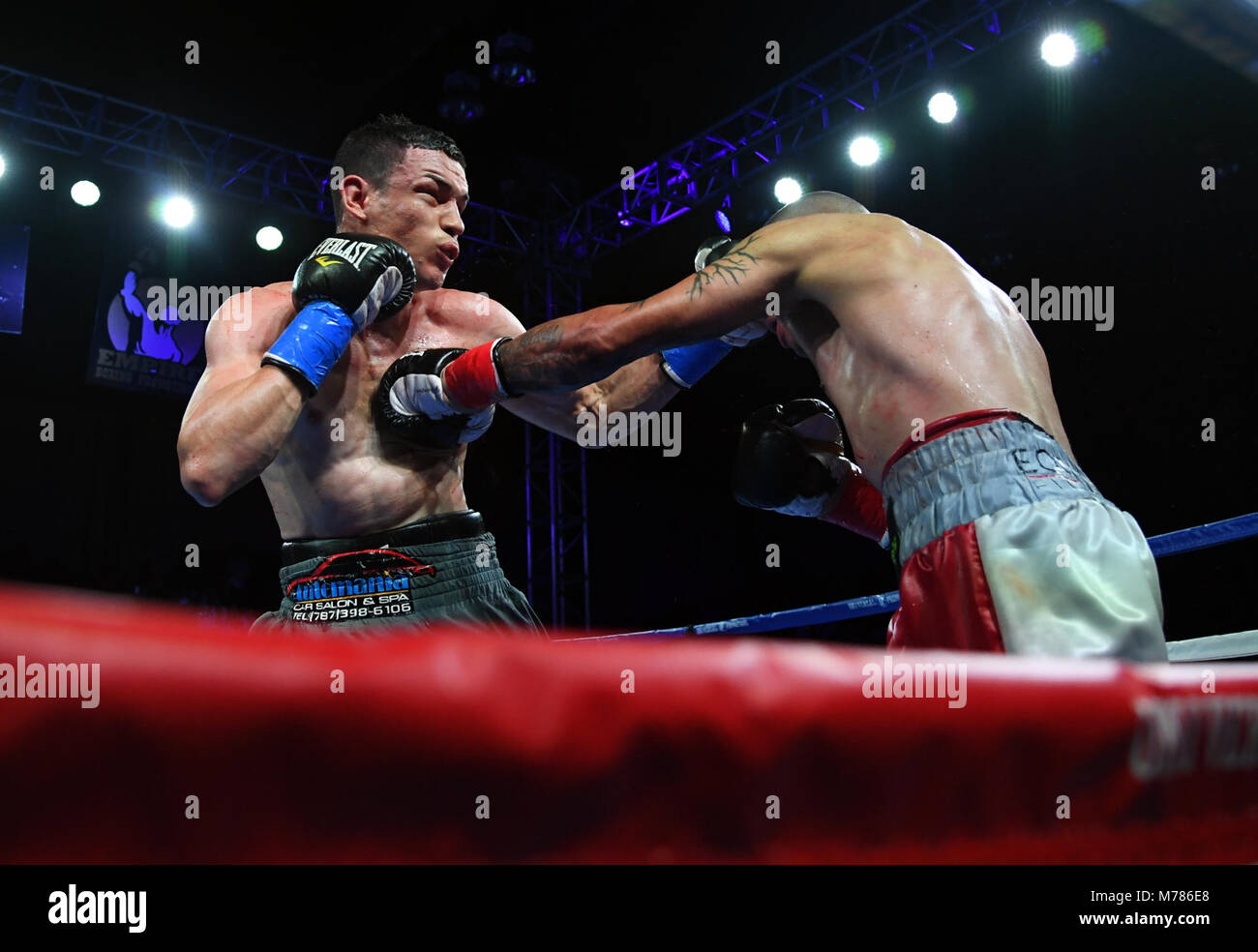 SAN JUAN, Puerto Rico. , . Noche de campeon Jayson Velez vs. Juan ...