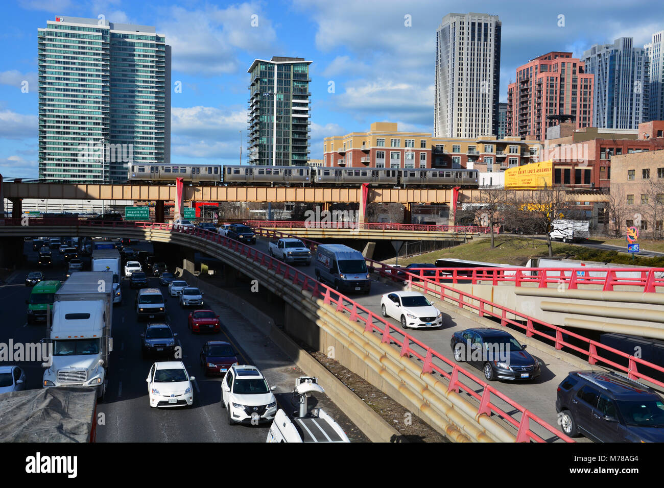 Chicago expressway traffic hi-res stock photography and images - Alamy