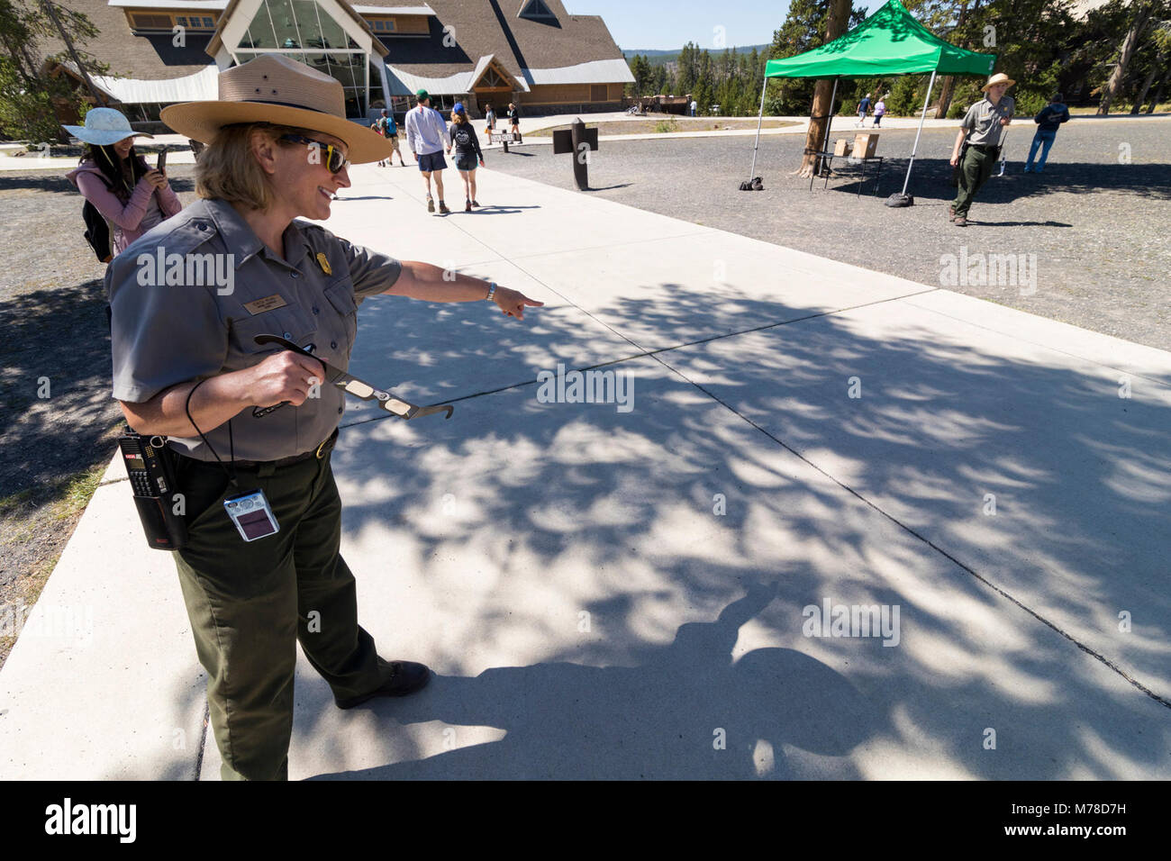 Scenes from the 2017 eclipse at Old Faithfuul. Yellowstone Forever ...