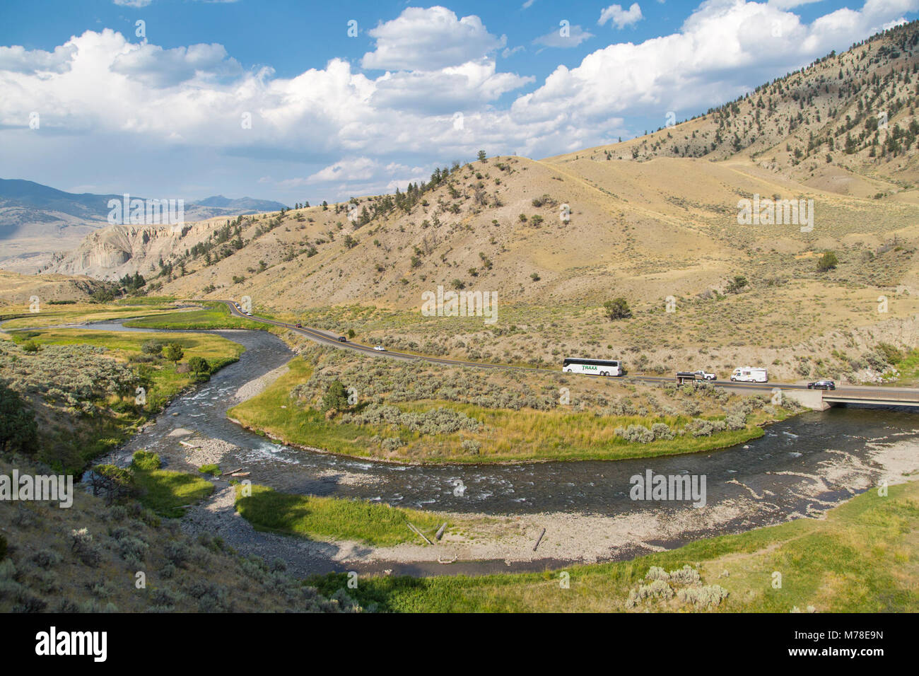 The road from the North Entrance to Mammoth Hot Springs Stock Photo - Alamy