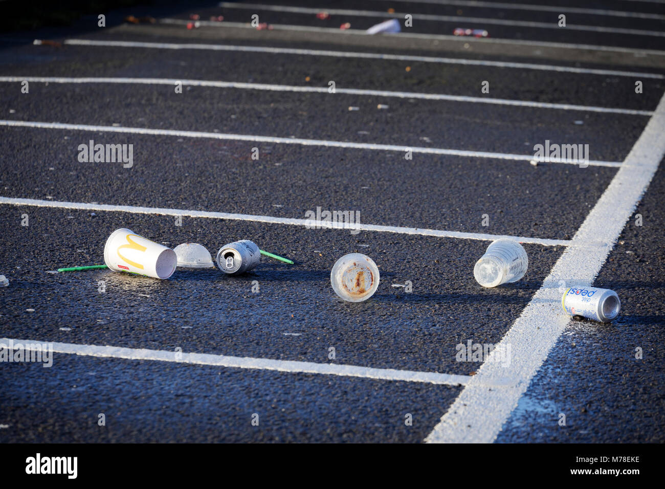Litter left in the car park Stock Photo - Alamy