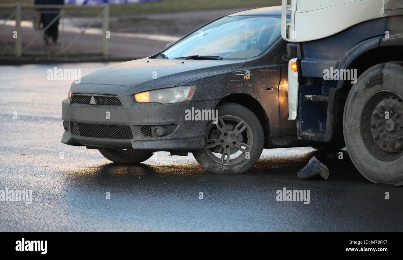 clash of cars and truck at the crossroads Stock Photo - Alamy