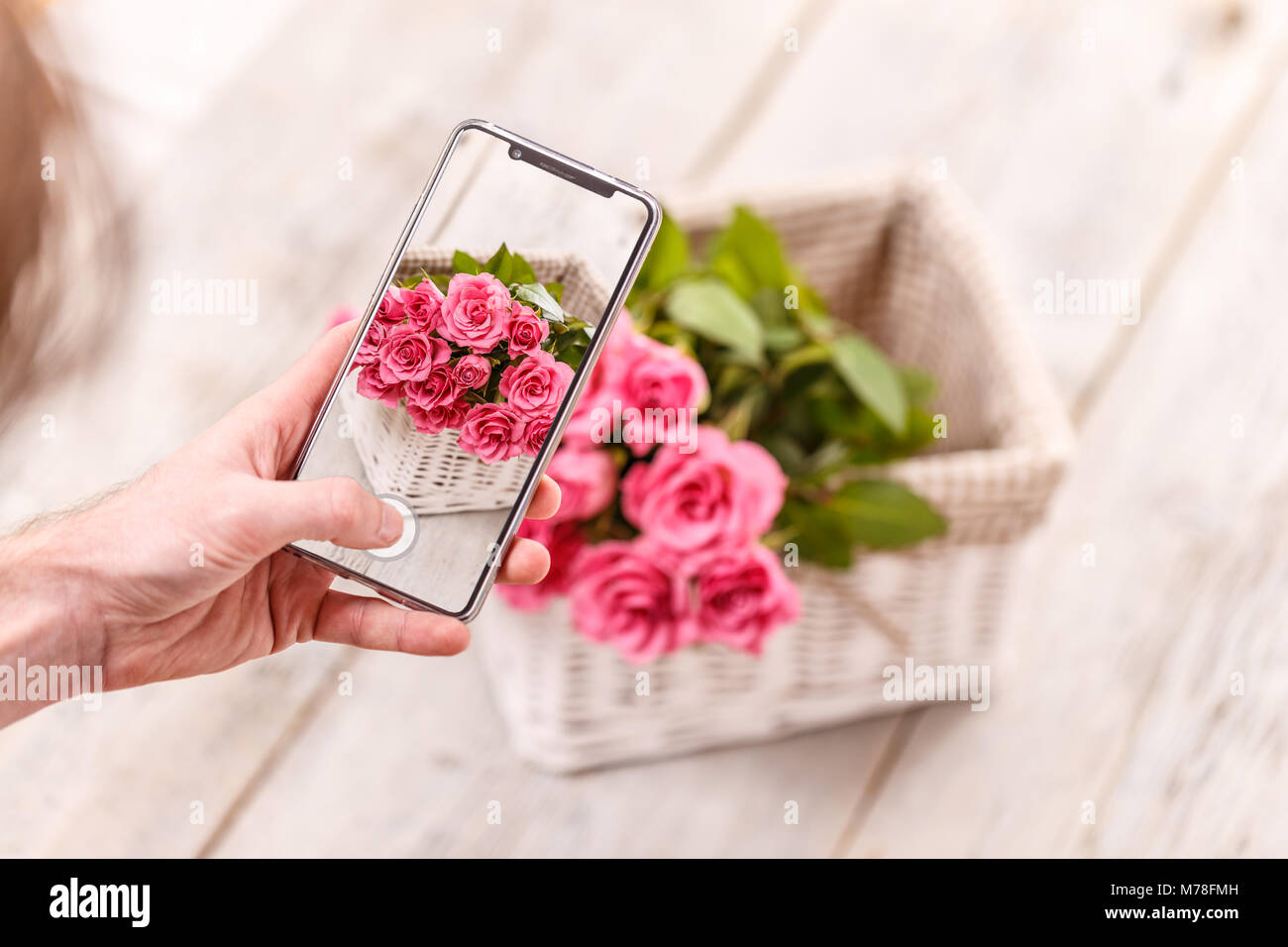 Using smartphone composition hi-res stock photography and images - Alamy