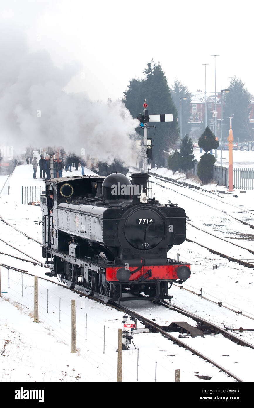 Pannier tank steam locomotive hi-res stock photography and images - Alamy