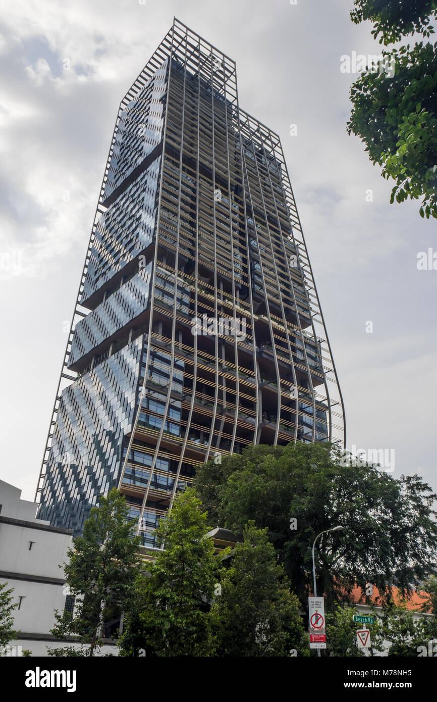 Singapore office towers green hi-res stock photography and images - Alamy