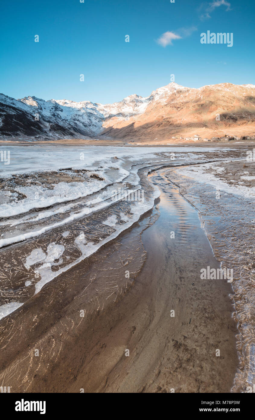 Lake Montespluga High Resolution Stock Photography and Images - Alamy