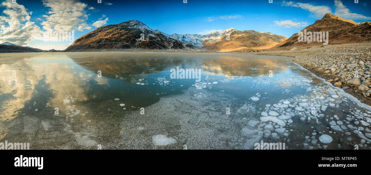 Lake of montespluga hi-res stock photography and images - Alamy