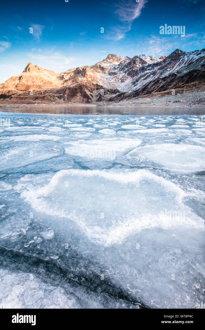 Lake of montespluga hi-res stock photography and images - Alamy