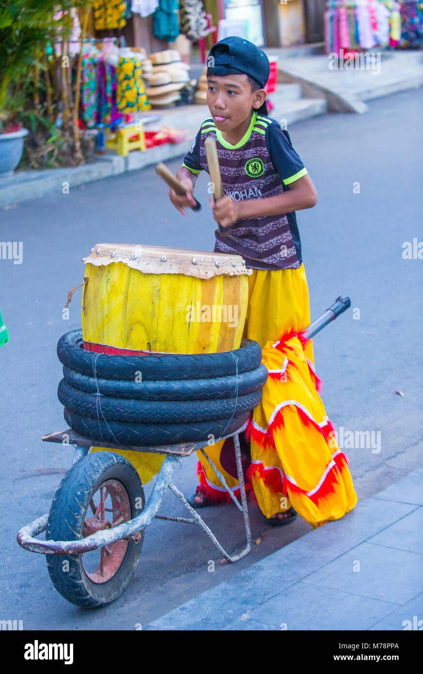 Dancing lion mid autumn festival hi-res stock photography and images ...