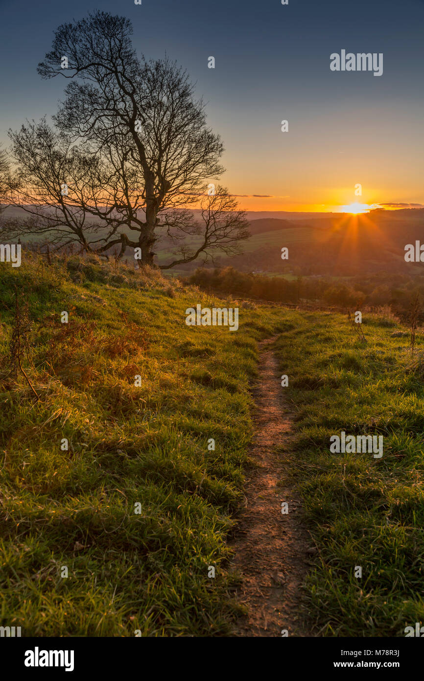 View of sunset from path on Baslow Edge, Baslow, Peak District National ...