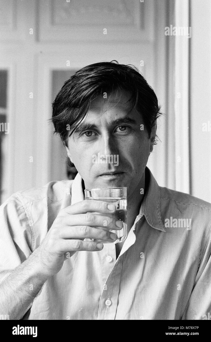 Bryan ferry 1980 hi-res stock photography and images - Alamy