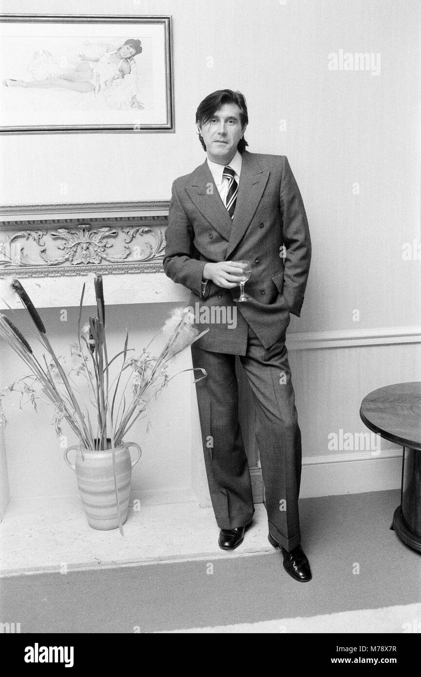 Bryan Ferry of Roxy Music. 12th December 1975 Stock Photo - Alamy