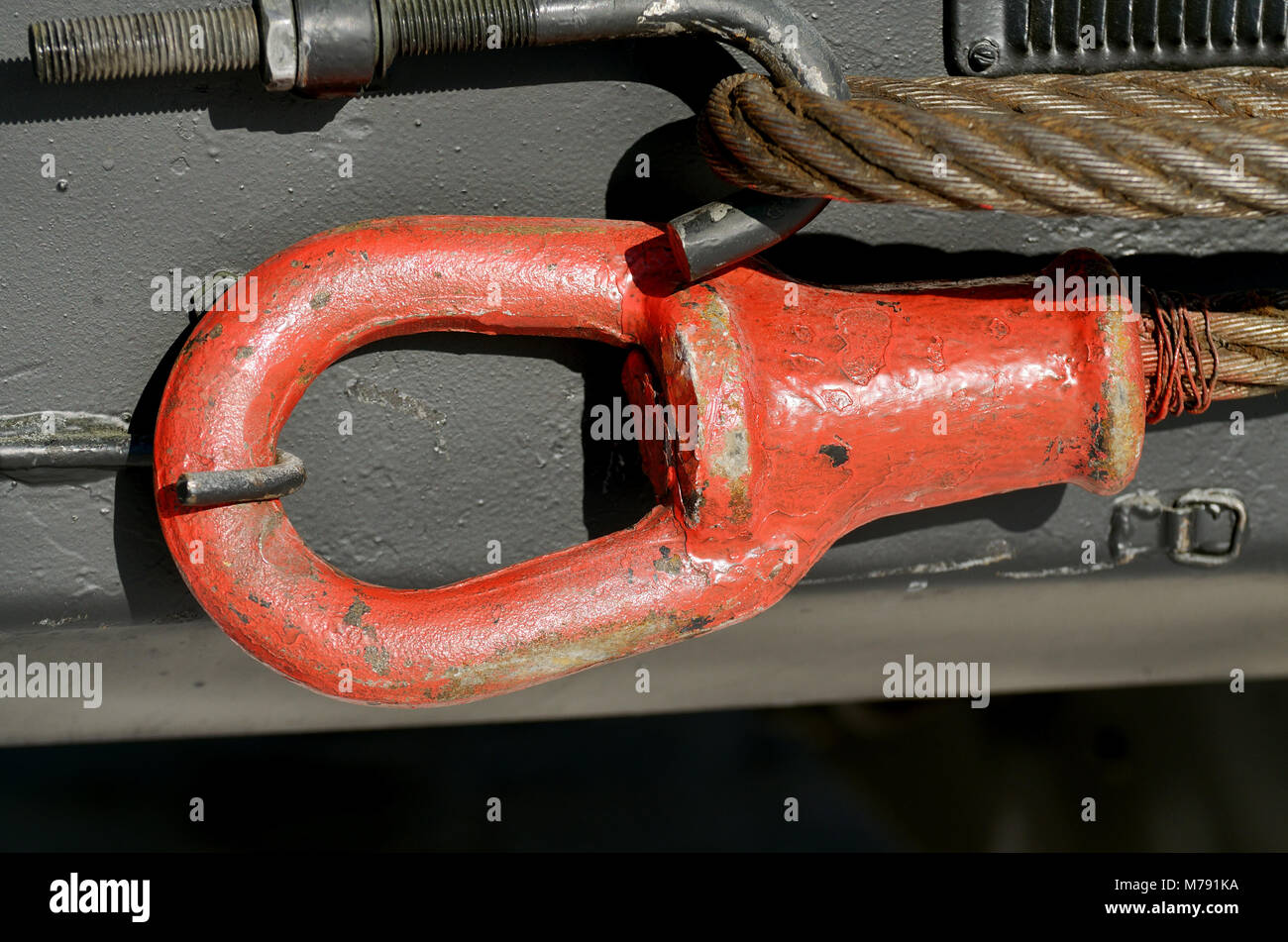 Towing cable hi-res stock photography and images - Alamy