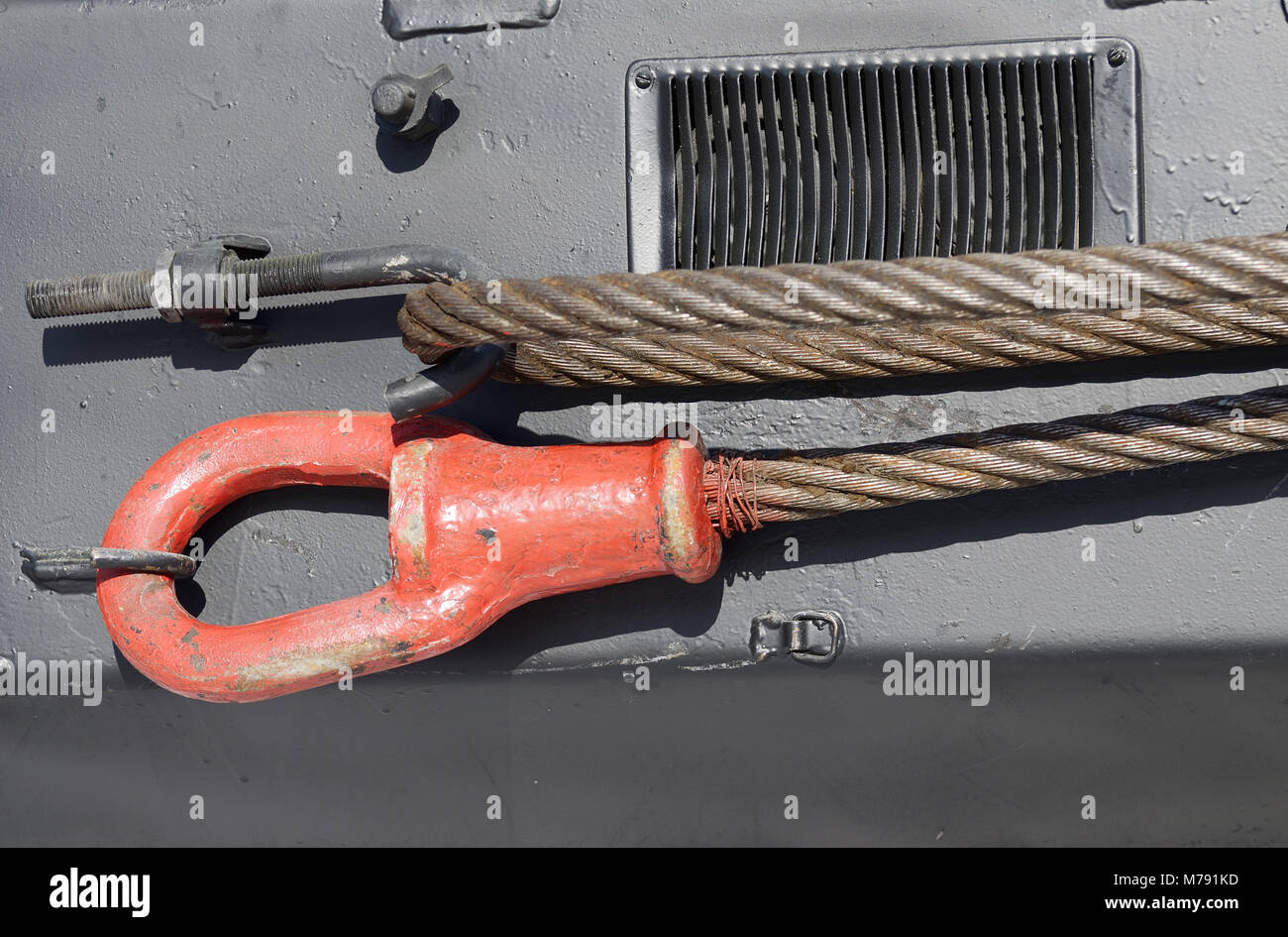 Towing cable hi-res stock photography and images - Alamy
