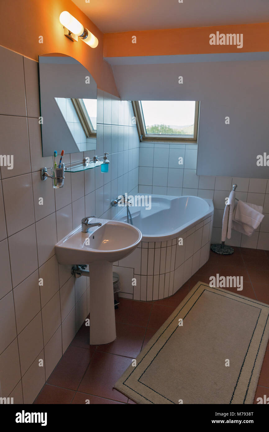 Corner bathtub hi-res stock photography and images - Alamy