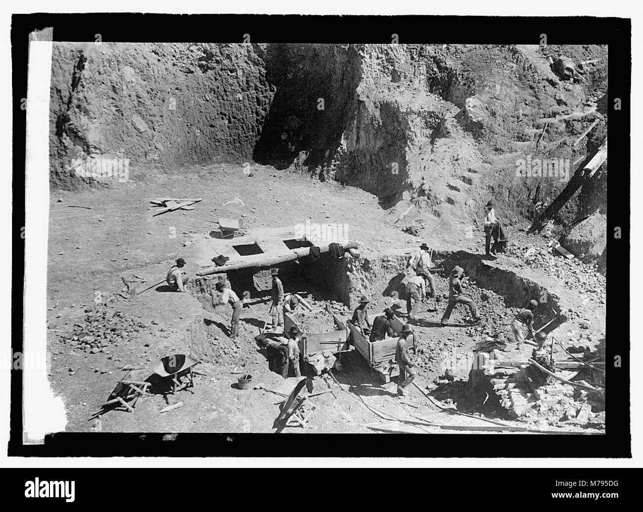 Bauxite mine mining aluminum hi-res stock photography and images - Alamy