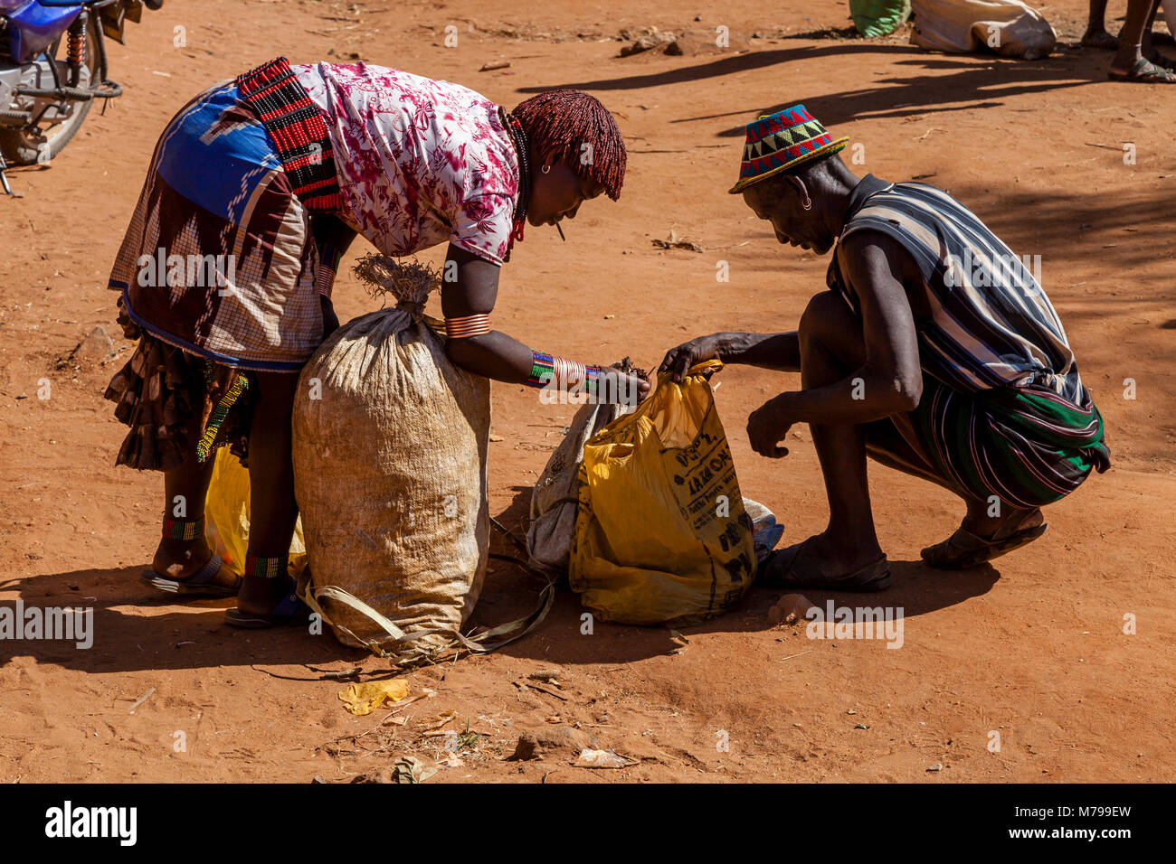 Hamar People At The Saturday Tribal Market In Dimeka, Omo Valley ...