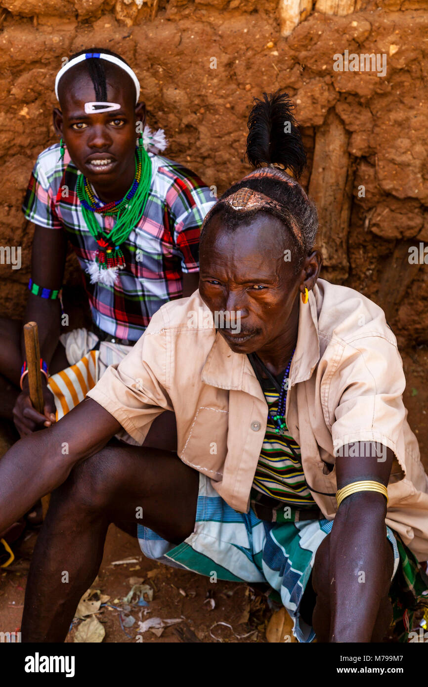 African tribesmen hi-res stock photography and images - Alamy