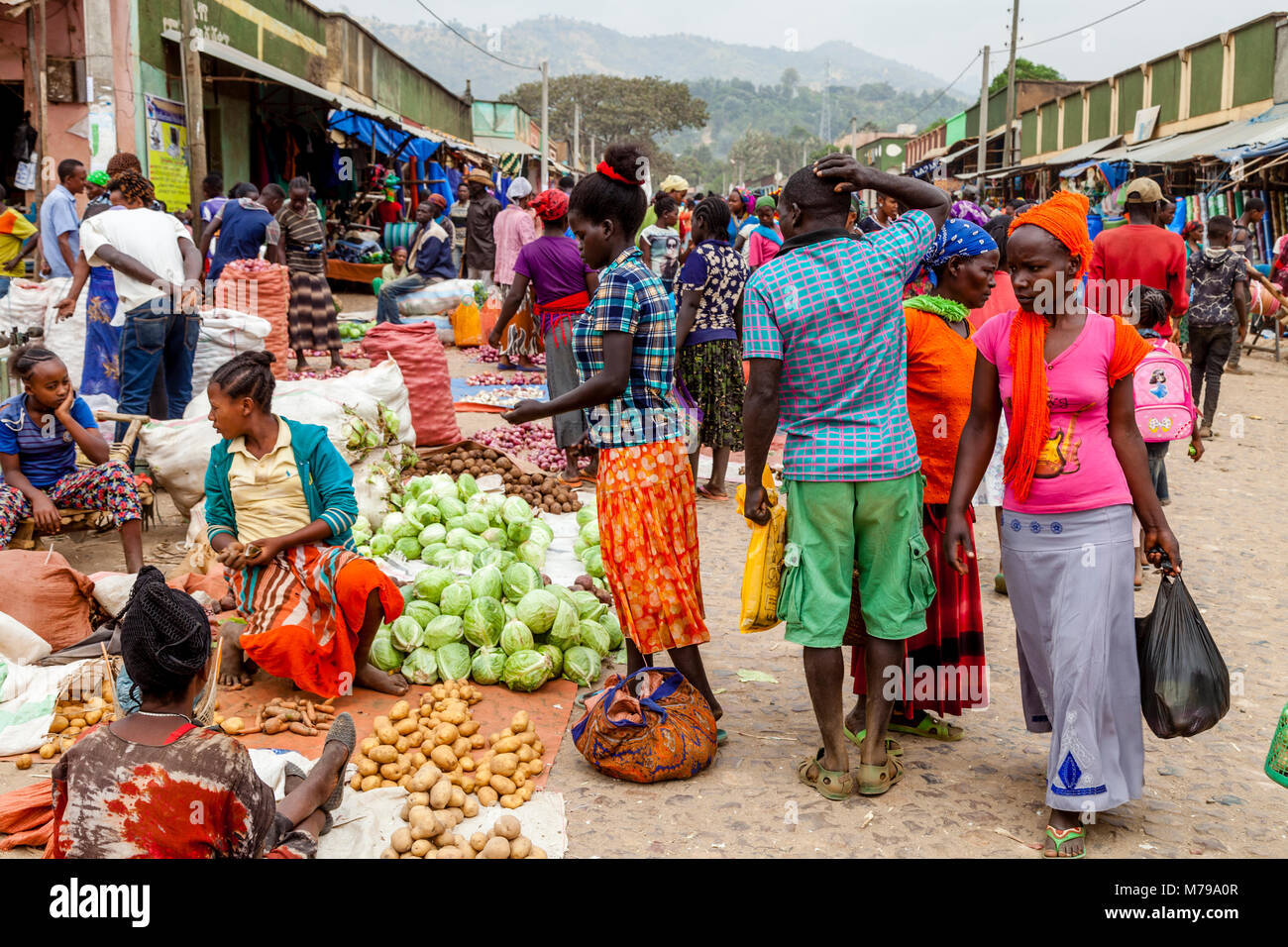 African women selling at market hi-res stock photography and images - Alamy
