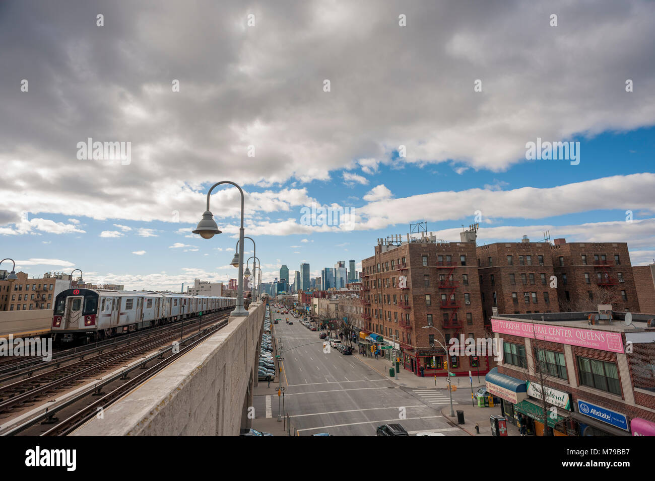 Queens boulevard hi-res stock photography and images - Alamy