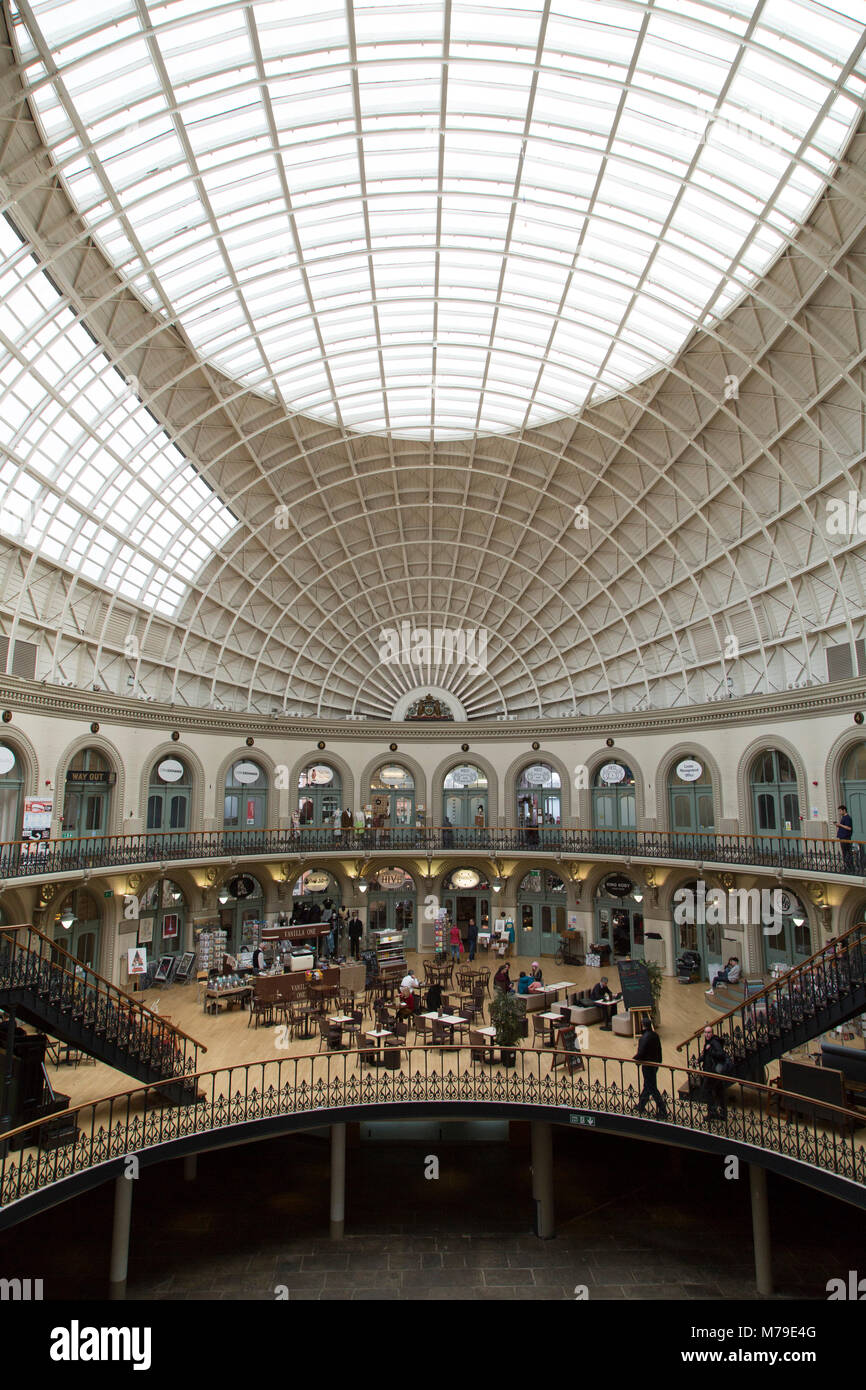 Leeds uk hi-res stock photography and images - Alamy