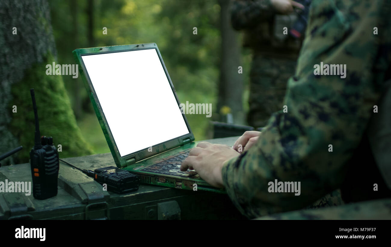 Military intelligence screen hi-res stock photography and images - Alamy